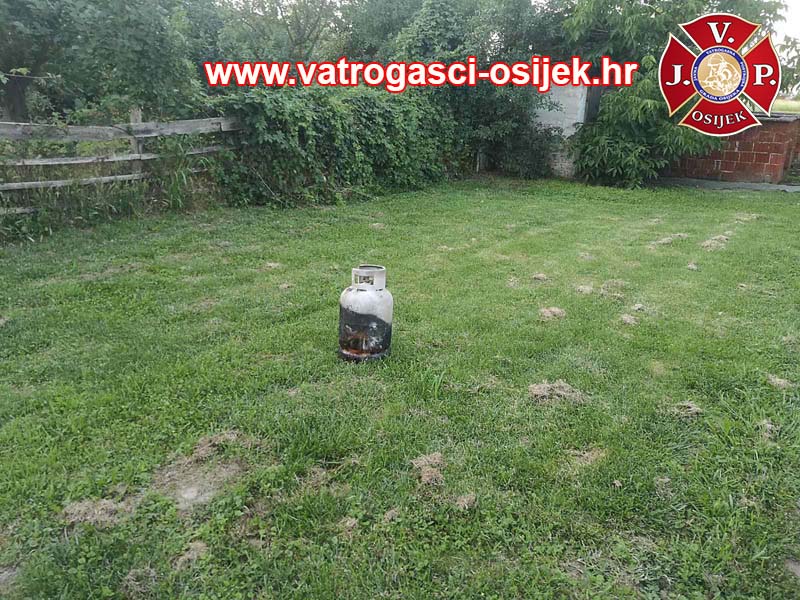 FOTO Eksplozija plinske boce u Josipovcu: Razoren zid kuće! - Osijek Express